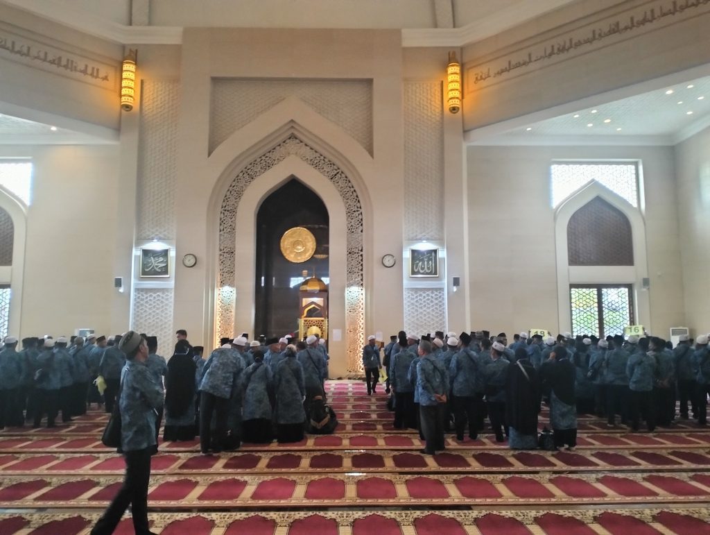 Jhonlin Umrohkan 870 Warga Tanah Bumbu - LPPL Radio Swara Bersujud 89.8 FM